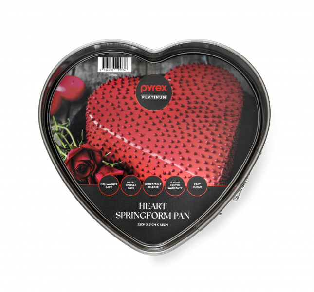 Kitchen Domain -Pyrex Platinum™ Heart Springform